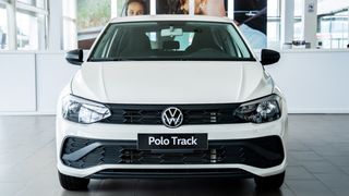 Polo Track | Rendimiento, Seguridad y Estilo Urbano